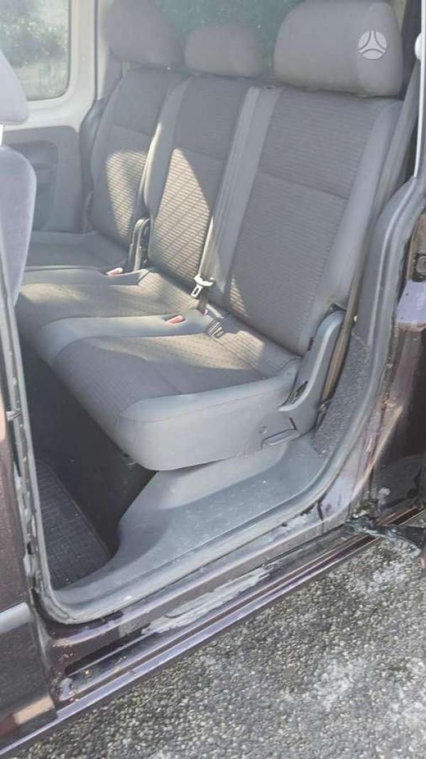 Violets Volkswagen Caddy 2011 Šauļi, ar dzinēja tilpumu 1.60 L un nobraukumu 325 tūkst. km par 4999 €, foto 8 vietnē AUTOMOTO.COM.LV