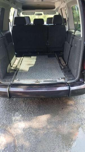 Violet Volkswagen Caddy 2011 in Siauliai, with an engine capacity of 1.60 L and mileage of 325 thousand km for 4999 €, photo 10 on AUTOMOTO.COM.LV