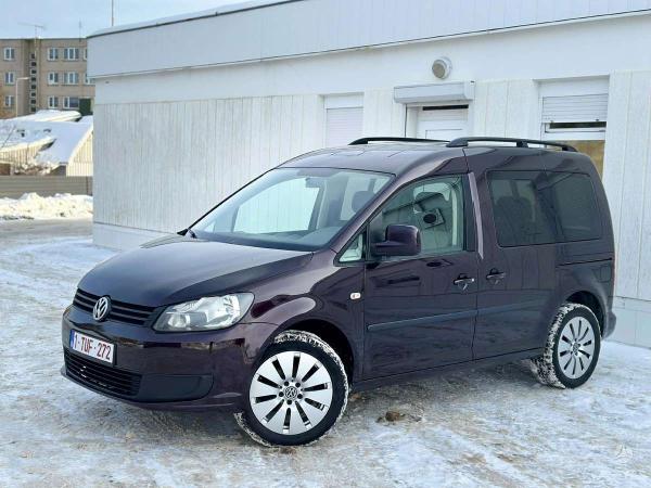 Violet Volkswagen Caddy 2013 in Ukmerge, with an engine capacity of 1.60 L and mileage of 232 thousand km for 6300 €, photo 4 on AUTOMOTO.COM.LV