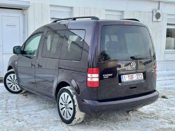Violet Volkswagen Caddy 2013 in Ukmerge, with an engine capacity of 1.60 L and mileage of 232 thousand km for 6300 €, photo 5 on AUTOMOTO.COM.LV