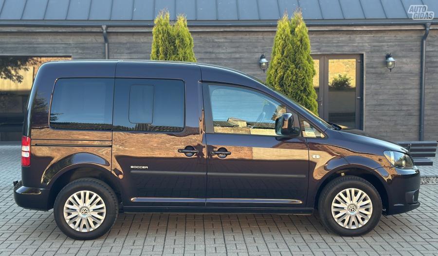 Violet Volkswagen Caddy 2014 in Kedainiai, with an engine capacity of 1.60 L and mileage of 213 thousand km for 6999 €, photo 6 on AUTOMOTO.COM.LV