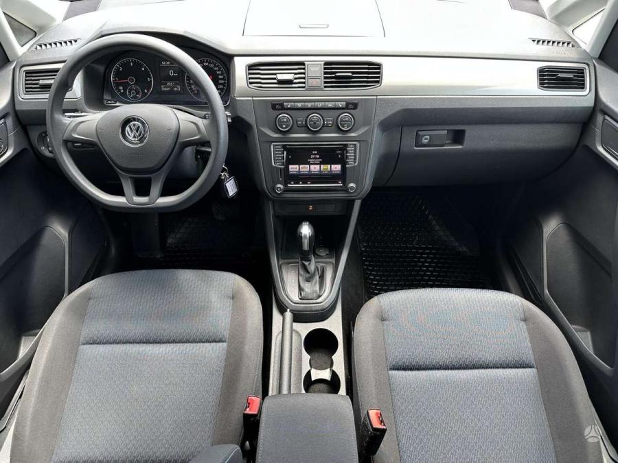 Violet Volkswagen Caddy 2016 in Vilnius, with an engine capacity of 2.00 L and mileage of 220 thousand km for 11950 €, photo 4 on AUTOMOTO.COM.LV