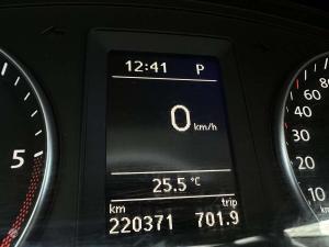 Violet Volkswagen Caddy 2016 in Vilnius, with an engine capacity of 2.00 L and mileage of 220 thousand km for 11950 €, photo 8 on AUTOMOTO.COM.LV