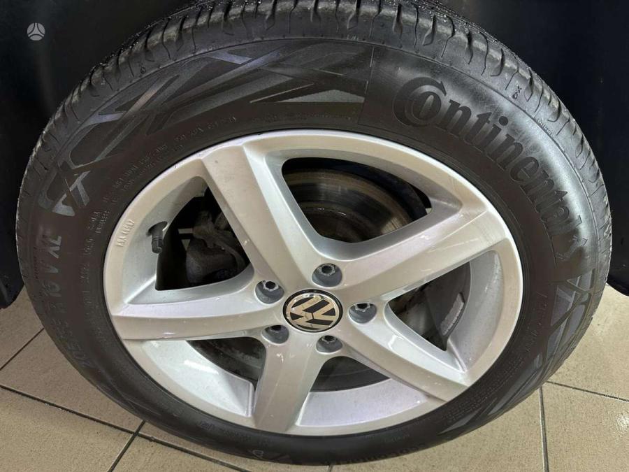 Violet Volkswagen Caddy 2016 in Vilnius, with an engine capacity of 2.00 L and mileage of 220 thousand km for 11950 €, photo 19 on AUTOMOTO.COM.LV