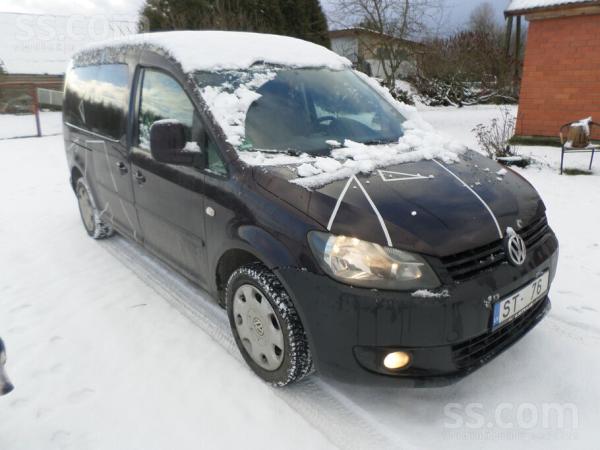 Violet Volkswagen Caddy 2011 in Riga, with an engine capacity of 1.60 L and mileage of 452 thousand km for 7350 €, photo 2 on AUTOMOTO.COM.LV