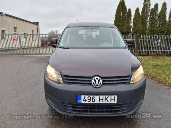 Violets Volkswagen Caddy 2015 Tallina, ar dzinēja tilpumu 1.60 L un nobraukumu 262 tūkst. km par 8200 €, foto 5 vietnē AUTOMOTO.COM.LV