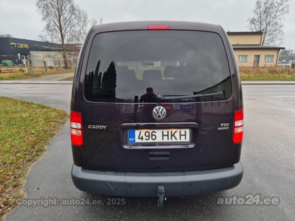 Violets Volkswagen Caddy 2015 Tallina, ar dzinēja tilpumu 1.60 L un nobraukumu 262 tūkst. km par 8200 €, foto 6 vietnē AUTOMOTO.COM.LV