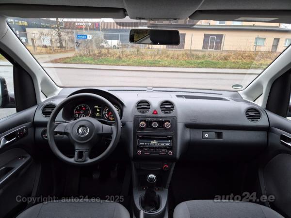 Violets Volkswagen Caddy 2015 Tallina, ar dzinēja tilpumu 1.60 L un nobraukumu 262 tūkst. km par 8200 €, foto 11 vietnē AUTOMOTO.COM.LV