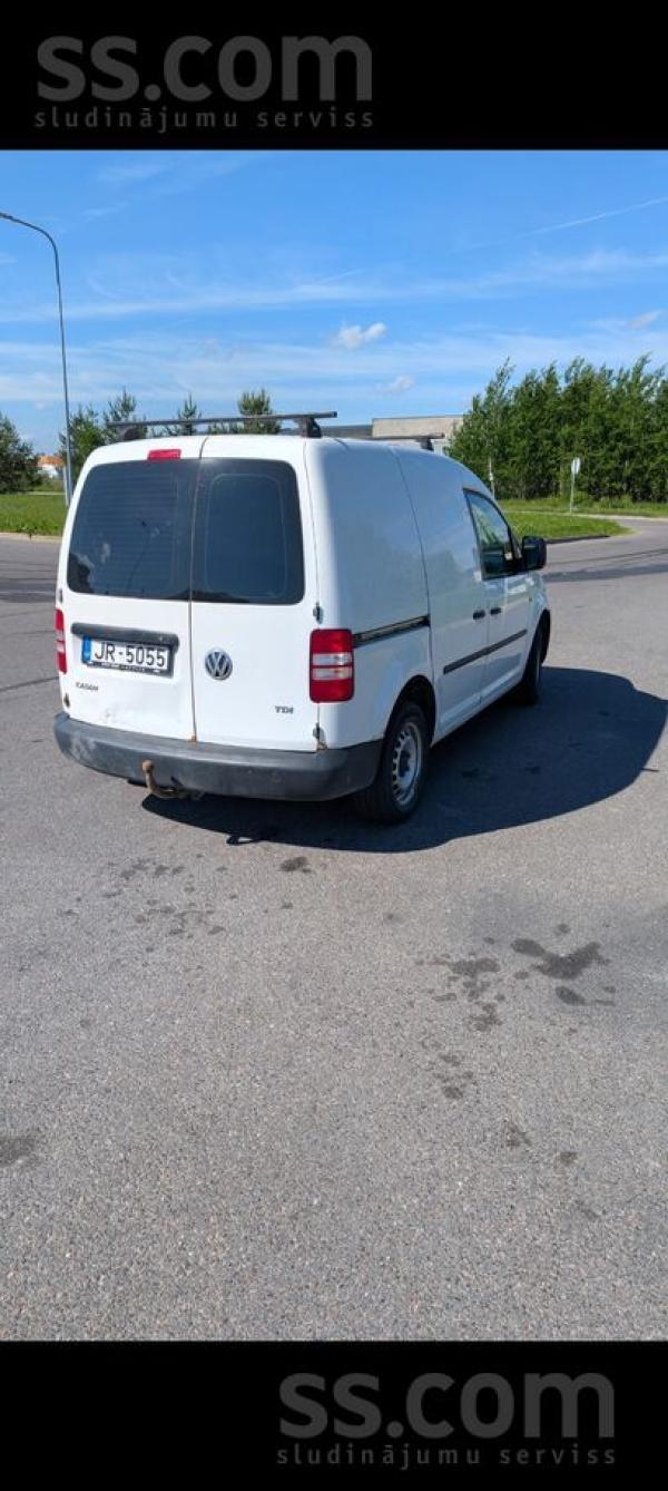 White Volkswagen Caddy 2014 in Riga, with an engine capacity of 1.60 L and mileage of 328 thousand km for 3000 €, photo 4 on AUTOMOTO.COM.LV