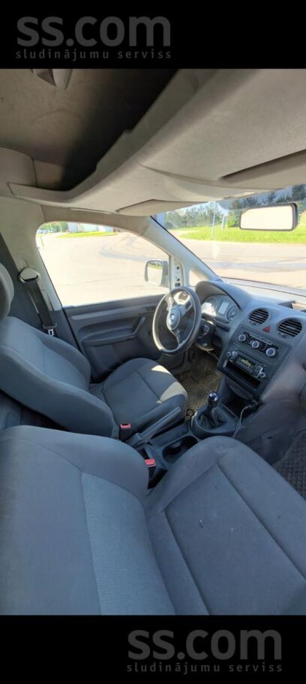 White Volkswagen Caddy 2014 in Riga, with an engine capacity of 1.60 L and mileage of 328 thousand km for 3000 €, photo 6 on AUTOMOTO.COM.LV