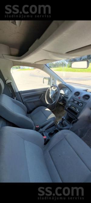 White Volkswagen Caddy 2014 in Riga, with an engine capacity of 1.60 L and mileage of 328 thousand km for 3000 €, photo 7 on AUTOMOTO.COM.LV