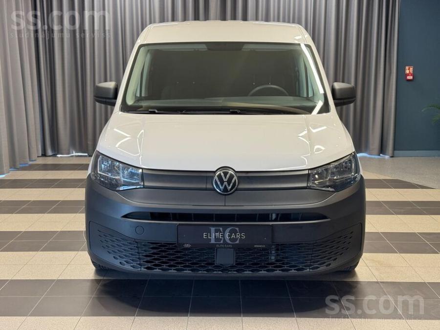 White Volkswagen Caddy 2021 in Riga, with an engine capacity of 2.00 L and mileage of 204 thousand km for 11990 €, photo 4 on AUTOMOTO.COM.LV