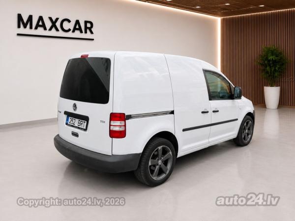 White Volkswagen Caddy 2011 in Tallinn, with an engine capacity of 1.60 L and mileage of 282 thousand km for 2399 €, photo 4 on AUTOMOTO.COM.LV