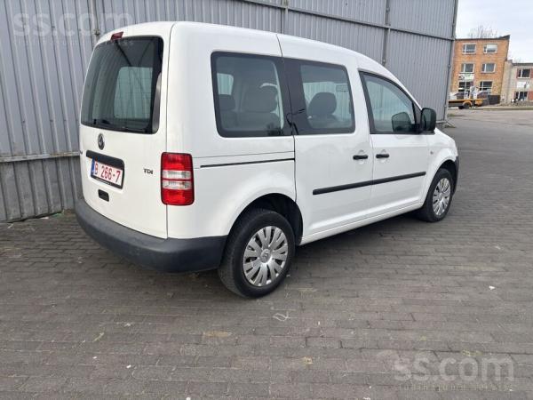 White Volkswagen Caddy 2014 in Ogre, with an engine capacity of 1.60 L and mileage of 255 thousand km for 5250 €, photo 6 on AUTOMOTO.COM.LV