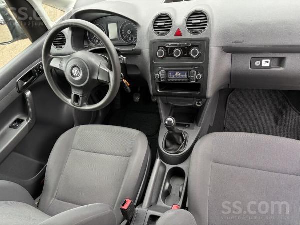 White Volkswagen Caddy 2014 in Ogre, with an engine capacity of 1.60 L and mileage of 255 thousand km for 5250 €, photo 7 on AUTOMOTO.COM.LV