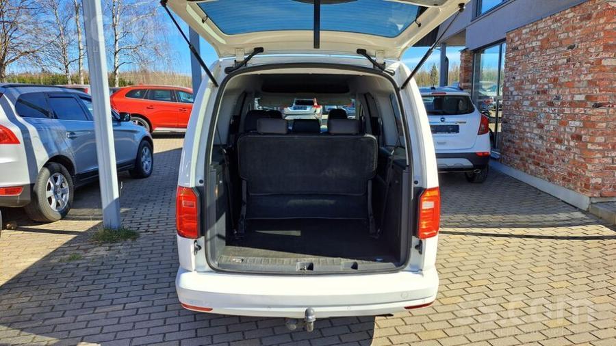White Volkswagen Caddy 2015 in Talsi, with an engine capacity of 2.00 L and mileage of 262 thousand km for 7900 €, photo 12 on AUTOMOTO.COM.LV