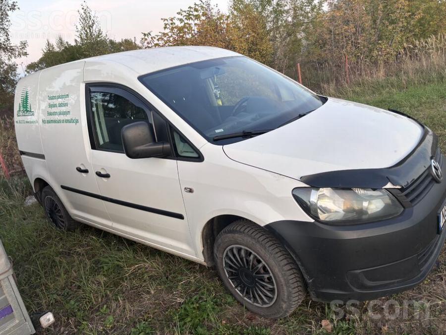 Белый Фольксваген Кадди 2015 в Даугавпилс, объемом двигателя 1.60 л и пробегом 316 тыс. км за 6000 €, фото 1 на AUTOMOTO.COM.LV