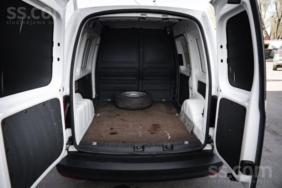 White Volkswagen Caddy 2020 in Riga, with an engine capacity of 2.00 L and mileage of 157 thousand km for 9850 €, photo 9 on AUTOMOTO.COM.LV