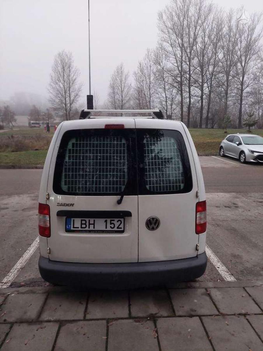 White Volkswagen Caddy 2008 in Vilnius, with an engine capacity of 2.00 L and mileage of 237 thousand km for 1350 €, photo 4 on AUTOMOTO.COM.LV