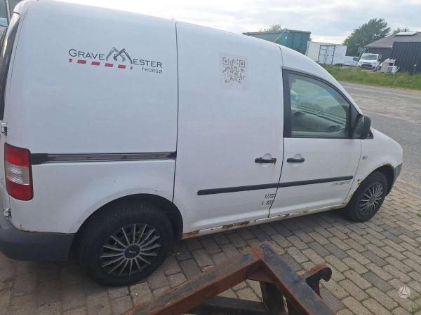White Volkswagen Caddy 2009 in Taurage, with an engine capacity of 1.90 L and mileage of 330 thousand km for 1200 €, photo 6 on AUTOMOTO.COM.LV