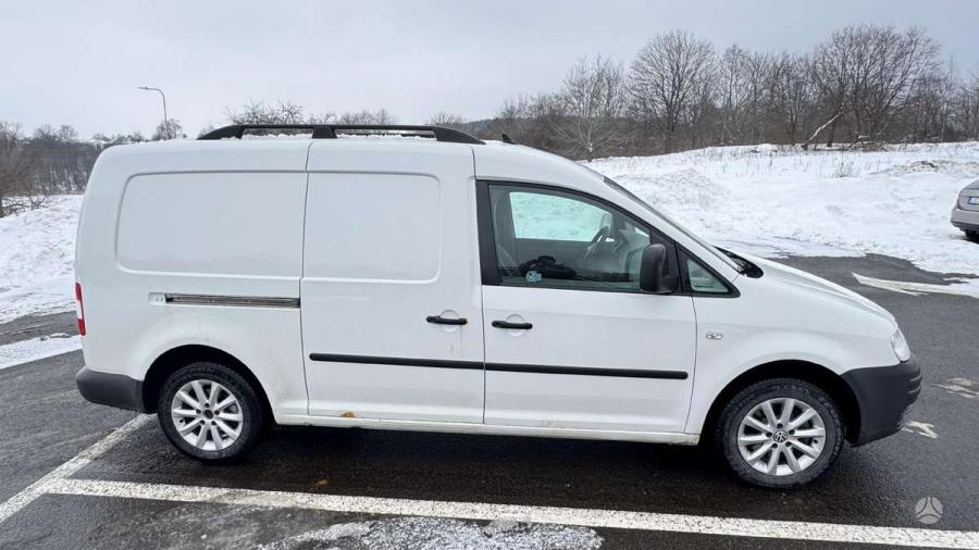 White Volkswagen Caddy 2010 in Vilnius, with an engine capacity of 1.90 L and mileage of 230 thousand km for 4750 €, photo 5 on AUTOMOTO.COM.LV