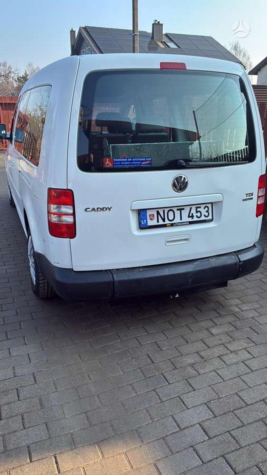 White Volkswagen Caddy 2011 in Vilnius, with an engine capacity of 1.60 L and mileage of 265 thousand km for 1500 €, photo 6 on AUTOMOTO.COM.LV