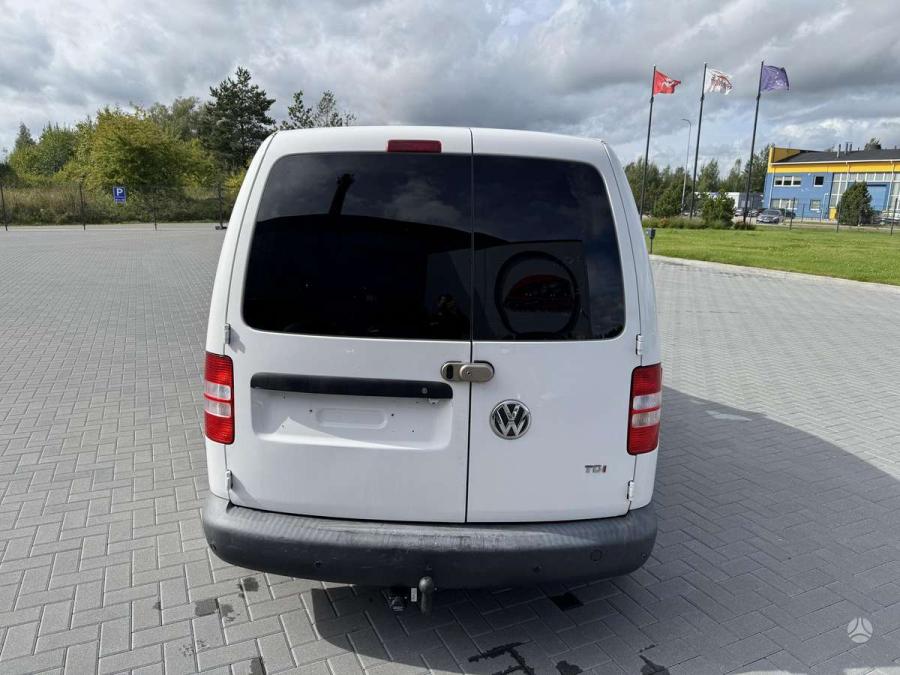 Balts Volkswagen Caddy 2011 Telšiai, ar dzinēja tilpumu 1.60 L un nobraukumu 266 tūkst. km par 4500 €, foto 5 vietnē AUTOMOTO.COM.LV