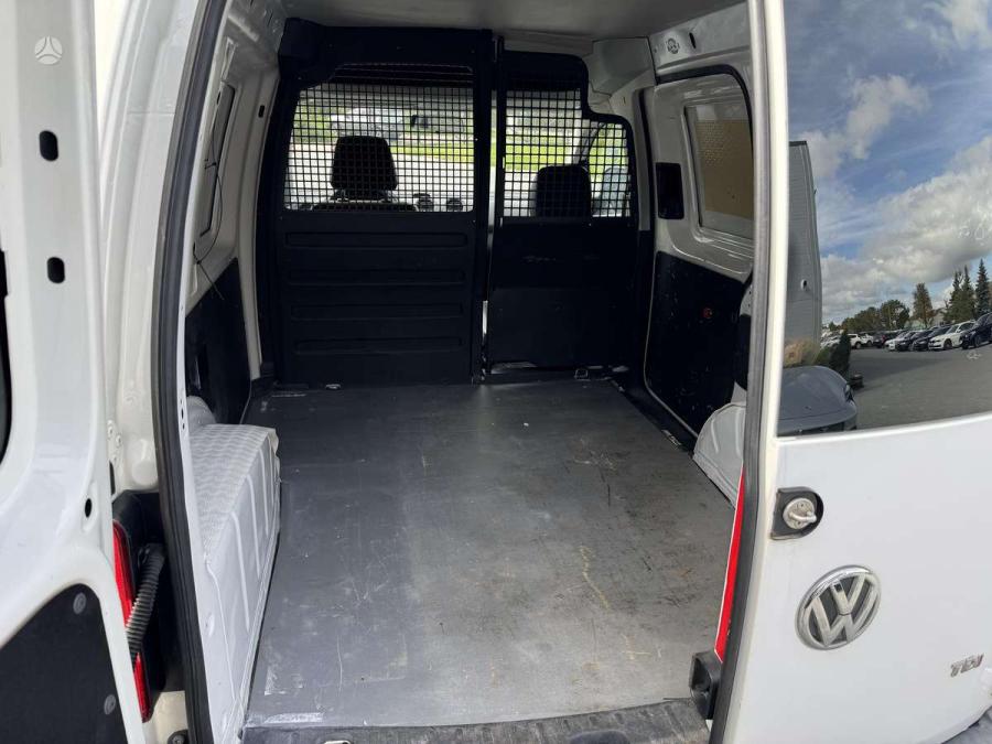 Balts Volkswagen Caddy 2011 Telšiai, ar dzinēja tilpumu 1.60 L un nobraukumu 266 tūkst. km par 4500 €, foto 10 vietnē AUTOMOTO.COM.LV