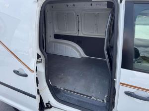 Balts Volkswagen Caddy 2011 Telšiai, ar dzinēja tilpumu 1.60 L un nobraukumu 266 tūkst. km par 4500 €, foto 15 vietnē AUTOMOTO.COM.LV