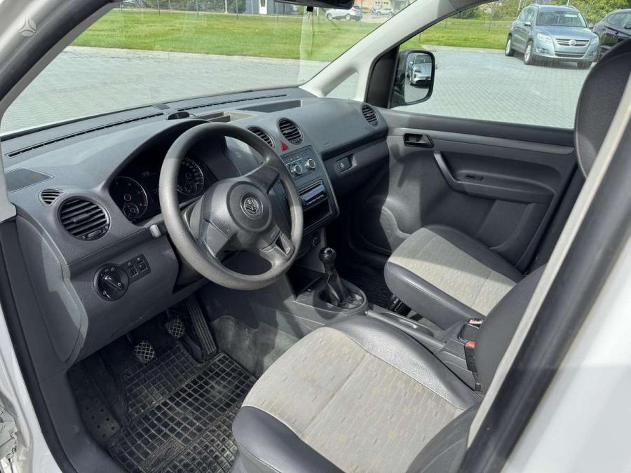 Balts Volkswagen Caddy 2011 Telšiai, ar dzinēja tilpumu 1.60 L un nobraukumu 266 tūkst. km par 4500 €, foto 20 vietnē AUTOMOTO.COM.LV