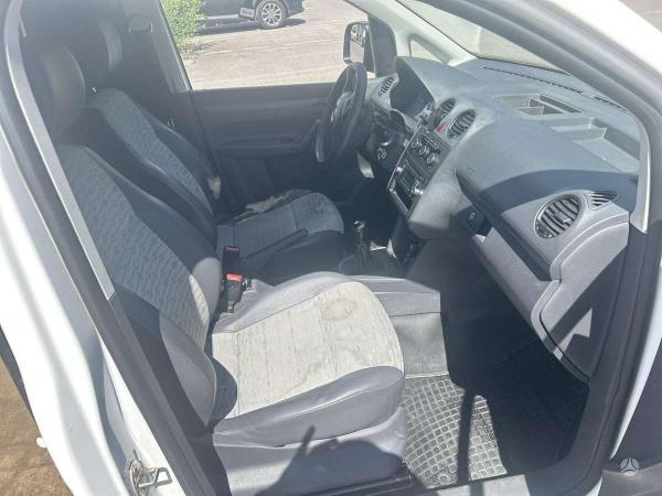 Balts Volkswagen Caddy 2012 Viļņa, ar dzinēja tilpumu 1.60 L un nobraukumu 374 tūkst. km par 2400 €, foto 9 vietnē AUTOMOTO.COM.LV