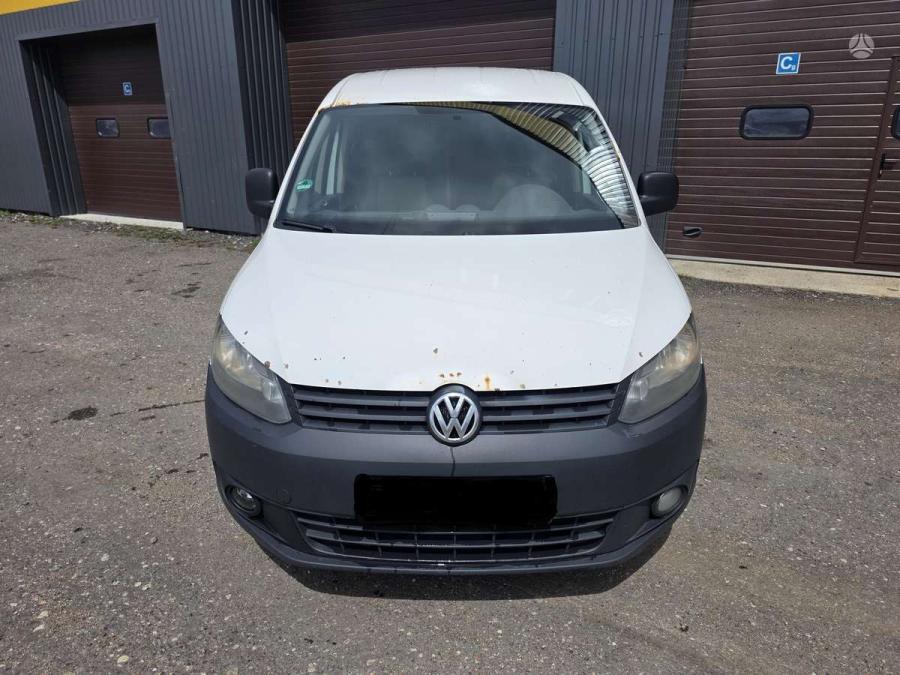 White Volkswagen Caddy 2012 in Mazeikiai, with an engine capacity of 1.60 L and mileage of 669 thousand km for 3800 €, photo 1 on AUTOMOTO.COM.LV