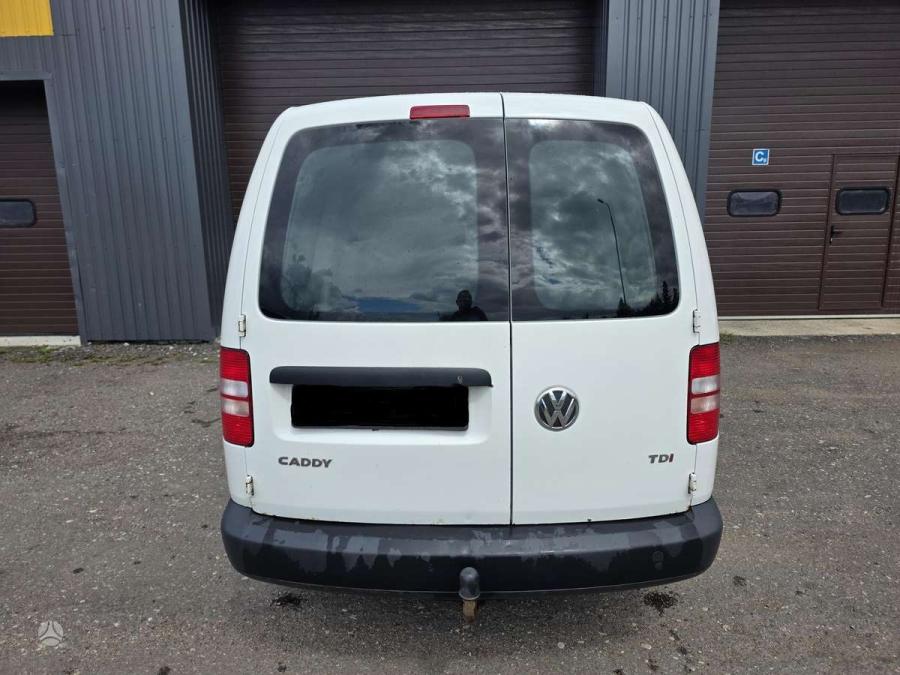 White Volkswagen Caddy 2012 in Mazeikiai, with an engine capacity of 1.60 L and mileage of 669 thousand km for 3800 €, photo 3 on AUTOMOTO.COM.LV