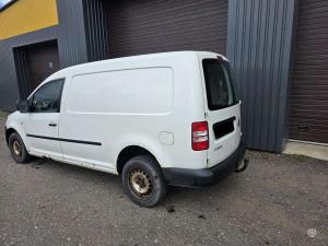 White Volkswagen Caddy 2012 in Mazeikiai, with an engine capacity of 1.60 L and mileage of 669 thousand km for 3800 €, photo 6 on AUTOMOTO.COM.LV