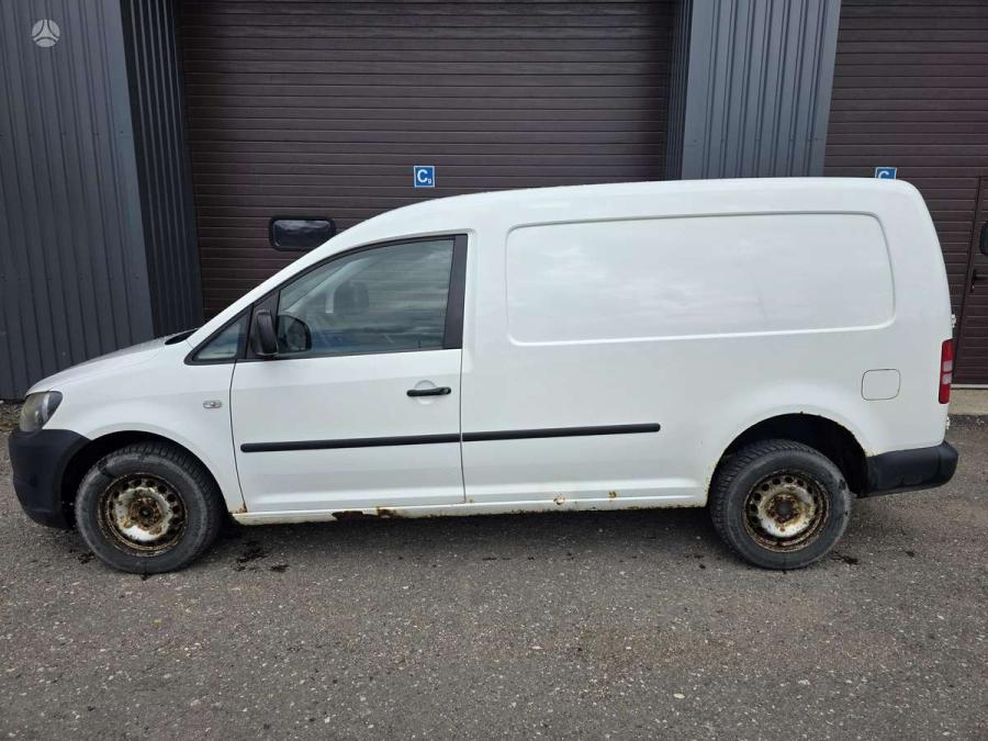White Volkswagen Caddy 2012 in Mazeikiai, with an engine capacity of 1.60 L and mileage of 669 thousand km for 3800 €, photo 7 on AUTOMOTO.COM.LV
