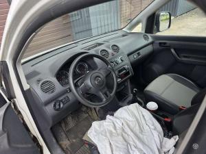 White Volkswagen Caddy 2012 in Mazeikiai, with an engine capacity of 1.60 L and mileage of 669 thousand km for 3800 €, photo 10 on AUTOMOTO.COM.LV