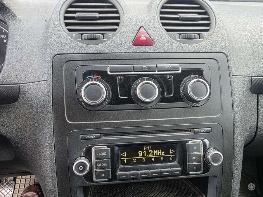White Volkswagen Caddy 2012 in Mazeikiai, with an engine capacity of 1.60 L and mileage of 669 thousand km for 3800 €, photo 13 on AUTOMOTO.COM.LV