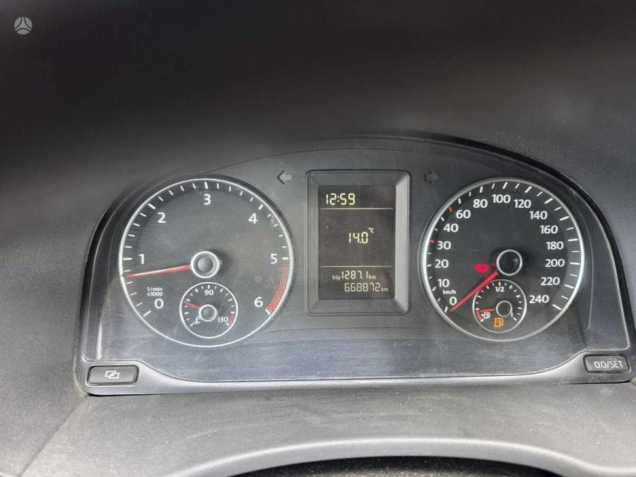 White Volkswagen Caddy 2012 in Mazeikiai, with an engine capacity of 1.60 L and mileage of 669 thousand km for 3800 €, photo 14 on AUTOMOTO.COM.LV