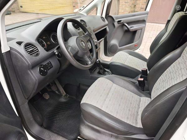 Balts Volkswagen Caddy 2013 Tauragė, ar dzinēja tilpumu 1.60 L un nobraukumu 168 tūkst. km par 3900 €, foto 10 vietnē AUTOMOTO.COM.LV