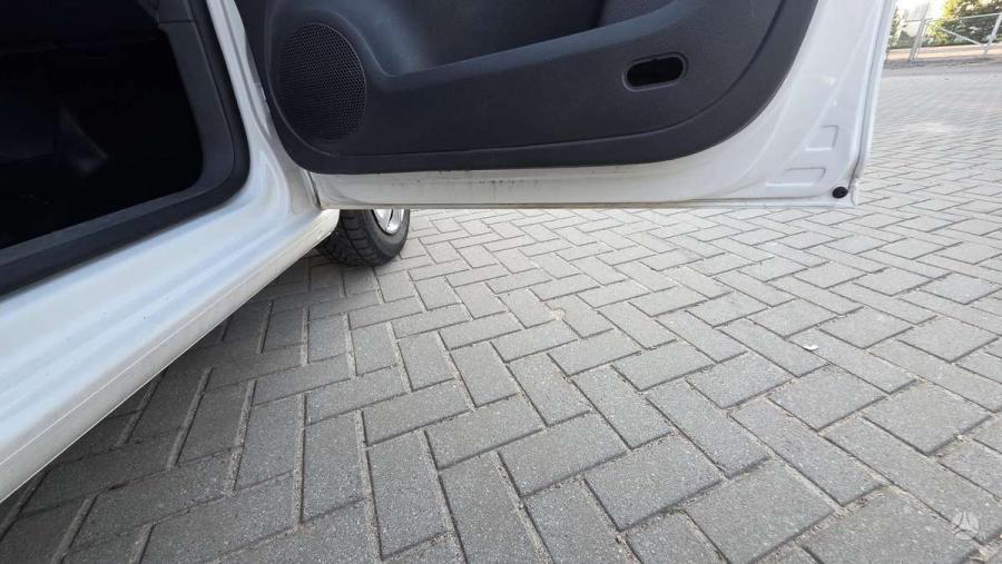 Balts Volkswagen Caddy 2013 Klaipėda, ar dzinēja tilpumu 1.60 L un nobraukumu 277 tūkst. km par 5690 €, foto 29 vietnē AUTOMOTO.COM.LV
