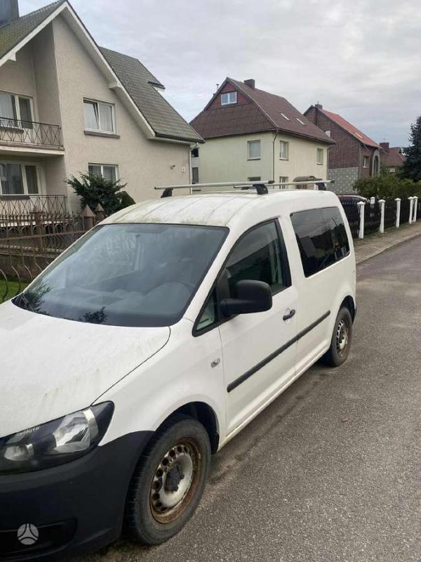 White Volkswagen Caddy 2014 in Klaipeda, with an engine capacity of 1.60 L and mileage of 180 thousand km for 5900 €, photo 1 on AUTOMOTO.COM.LV