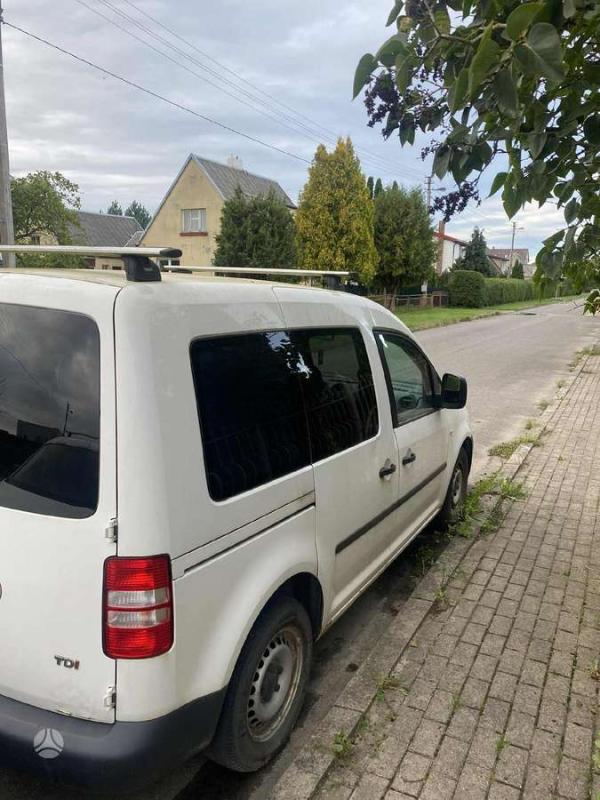 White Volkswagen Caddy 2014 in Klaipeda, with an engine capacity of 1.60 L and mileage of 180 thousand km for 5900 €, photo 3 on AUTOMOTO.COM.LV