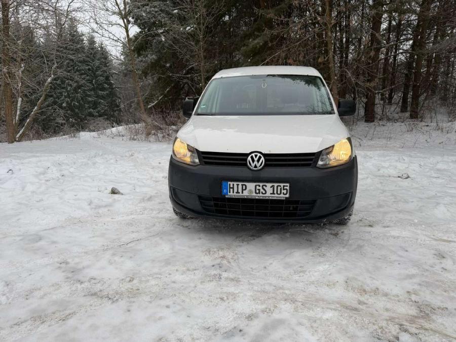 White Volkswagen Caddy 2014 in Vilnius, with an engine capacity of 1.60 L and mileage of 305 thousand km for 3900 €, photo 3 on AUTOMOTO.COM.LV