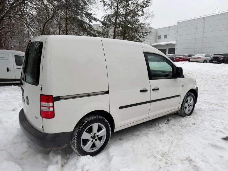White Volkswagen Caddy 2014 in Vilnius, with an engine capacity of 1.60 L and mileage of 305 thousand km for 3900 €, photo 7 on AUTOMOTO.COM.LV