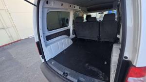 White Volkswagen Caddy 2014 in Klaipeda, with an engine capacity of 1.60 L and mileage of 221 thousand km for 5990 €, photo 11 on AUTOMOTO.COM.LV