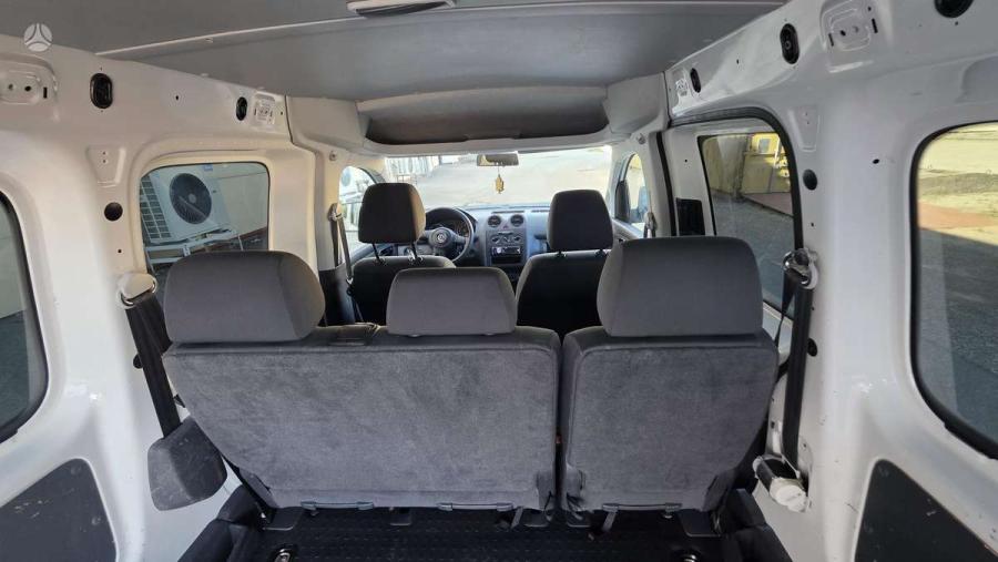 White Volkswagen Caddy 2014 in Klaipeda, with an engine capacity of 1.60 L and mileage of 221 thousand km for 5990 €, photo 12 on AUTOMOTO.COM.LV