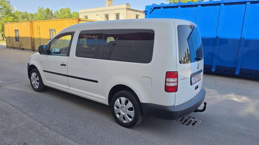 White Volkswagen Caddy 2014 in Klaipeda, with an engine capacity of 1.60 L and mileage of 221 thousand km for 5990 €, photo 16 on AUTOMOTO.COM.LV