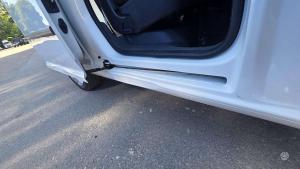 White Volkswagen Caddy 2014 in Klaipeda, with an engine capacity of 1.60 L and mileage of 221 thousand km for 5990 €, photo 21 on AUTOMOTO.COM.LV