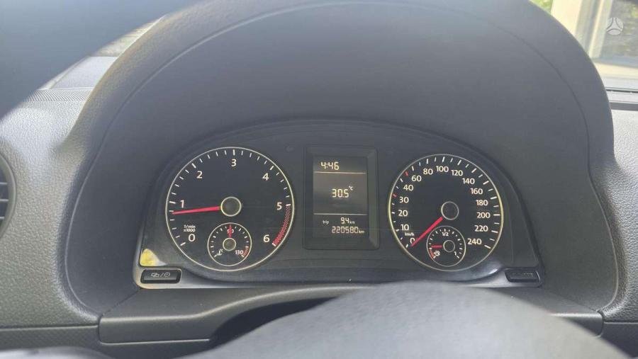White Volkswagen Caddy 2014 in Klaipeda, with an engine capacity of 1.60 L and mileage of 221 thousand km for 5990 €, photo 27 on AUTOMOTO.COM.LV