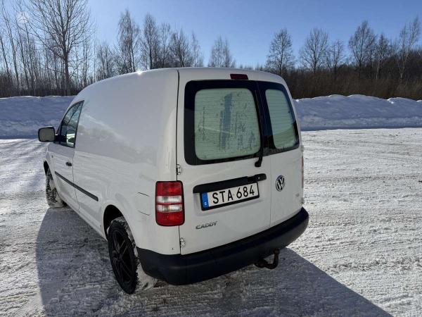 White Volkswagen Caddy 2015 in Mazeikiai, with an engine capacity of 1.60 L and mileage of 247 thousand km for 4000 €, photo 4 on AUTOMOTO.COM.LV